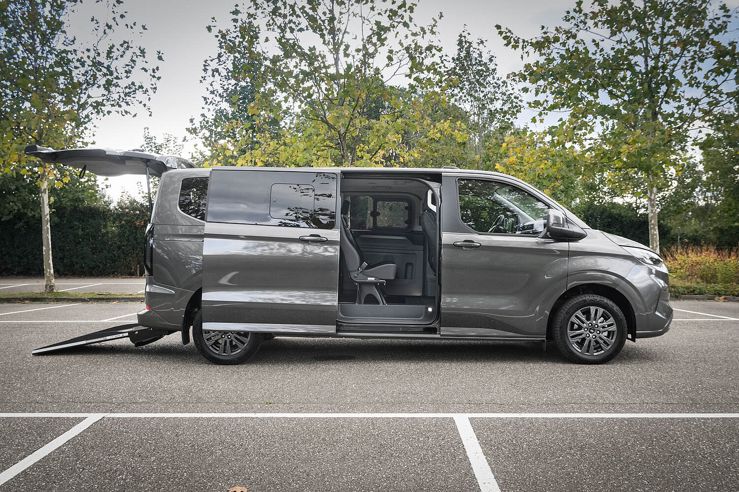 Volkswagen Caravelle & Transporter accessible en fauteuil roulant